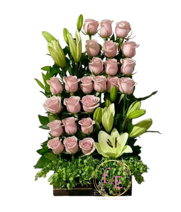 Arreglo Escala Rosada Deluxe. - Flores y Encanto